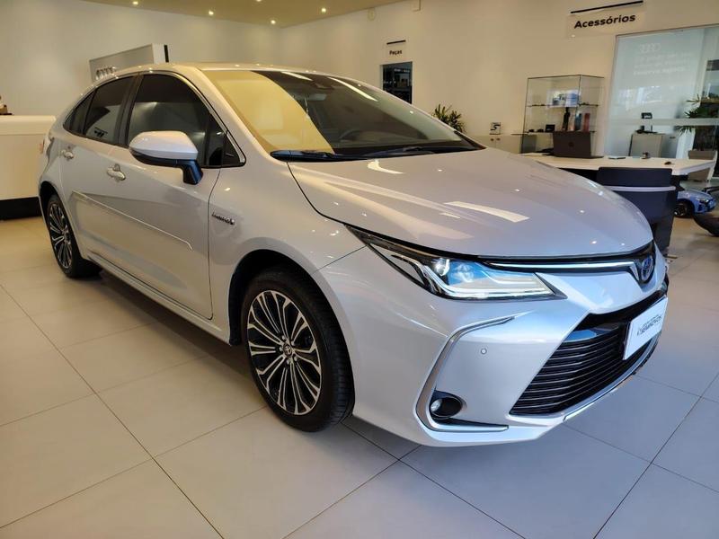 TOYOTA COROLLA ALTIS PREMIUM HYBRID 1.8 FLEX AUT. 2021/2022 HÍBRIDO em ...
