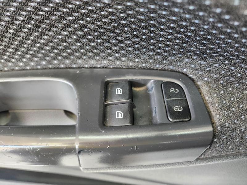 VOLKSWAGEN GOL TL MB S 2014/2015 FLEX em porto alegre - TIPO VEICULOS